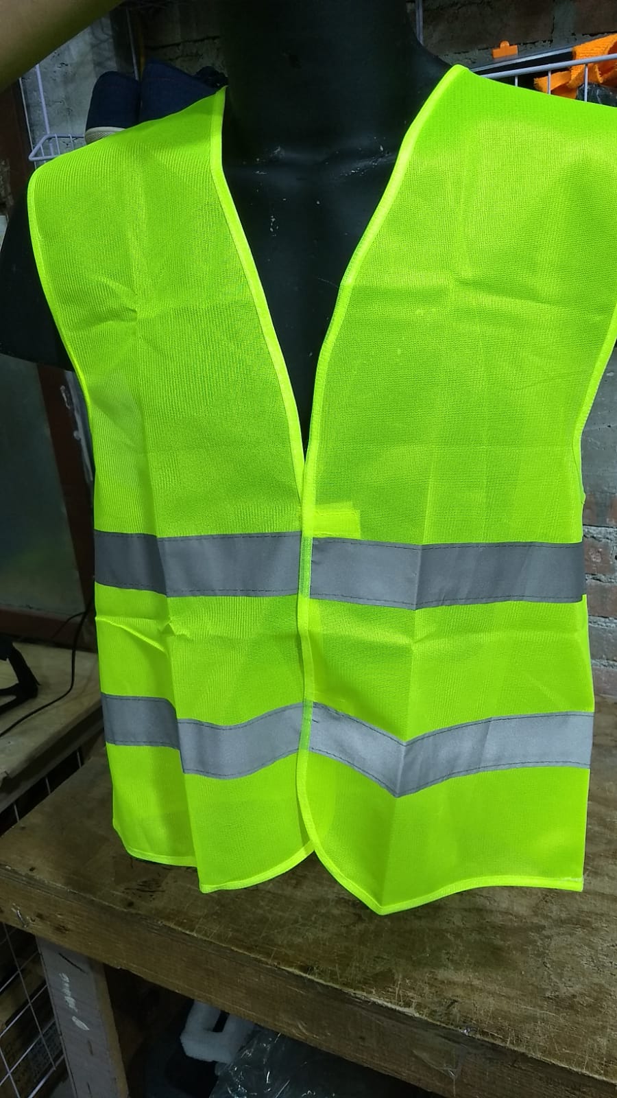 Chaleco seguridad reflejante basico de tela U-200 - Looferto.com